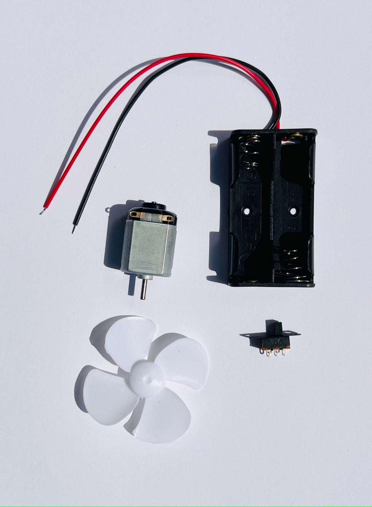 SBC SBC Circuit Kit with - DC Motor, Cell Holder, Push to On Switch and ...