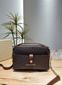 MK Michael Kors camera bag/shoulder bag in a classic long-sighted ...