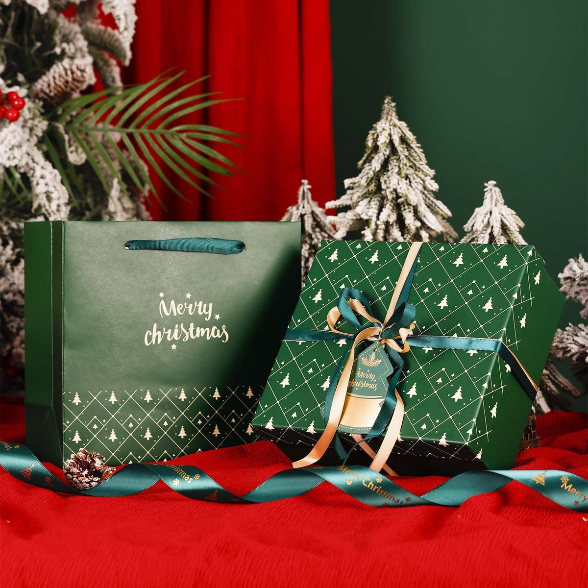 Generic Christmas Gift Box Packaging, High-End Christmas Eve Socks ...