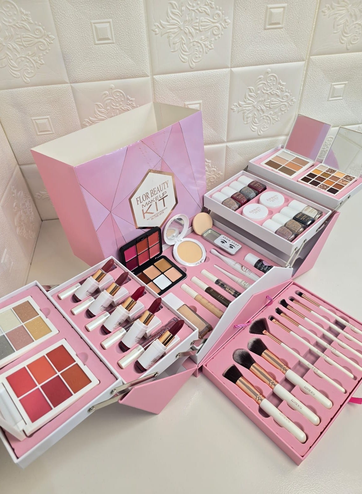FLOR BEAUTY Flor Beauty Makeup Kit All Cosmetics Produots In One Box ...