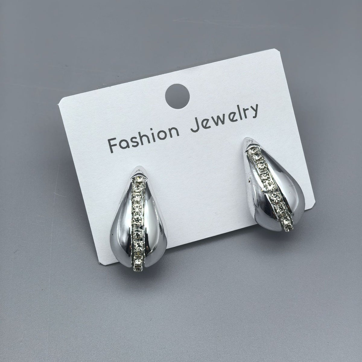 Generic Acrylic High-Grade Ear Studs Retro Simple Diamond Drops ...